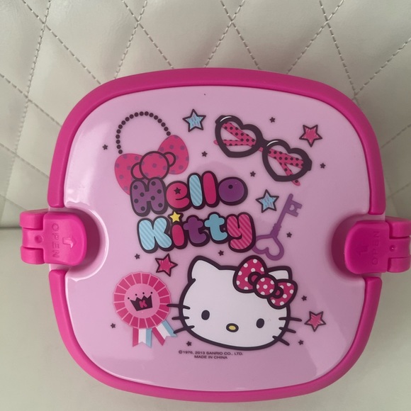 Sanrio | Kitchen | Sanrio Hello Kitty Bento Lunch Box With Removable ...